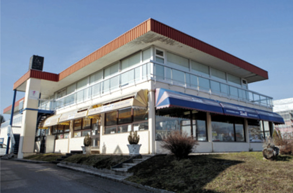 Mont-Blanc 28, surélévation d'un immeuble commercial - ARCHITECTES MAGAZINE